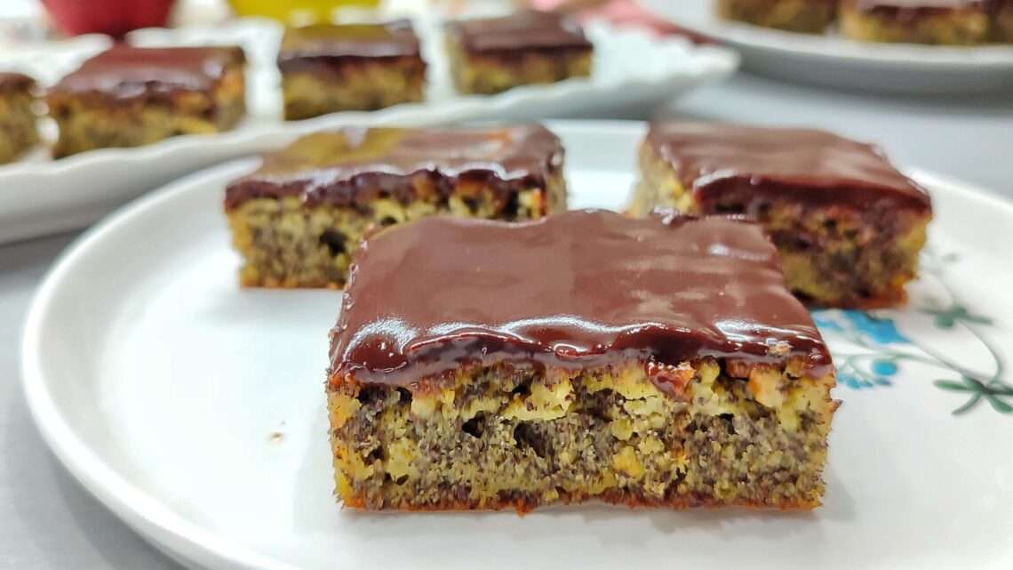 Sočan kolač sa makom i jabukama - Kreativna domaćica